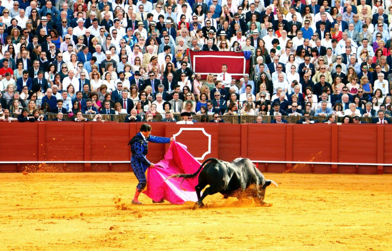Dress code for attending a bullfight in Madrid